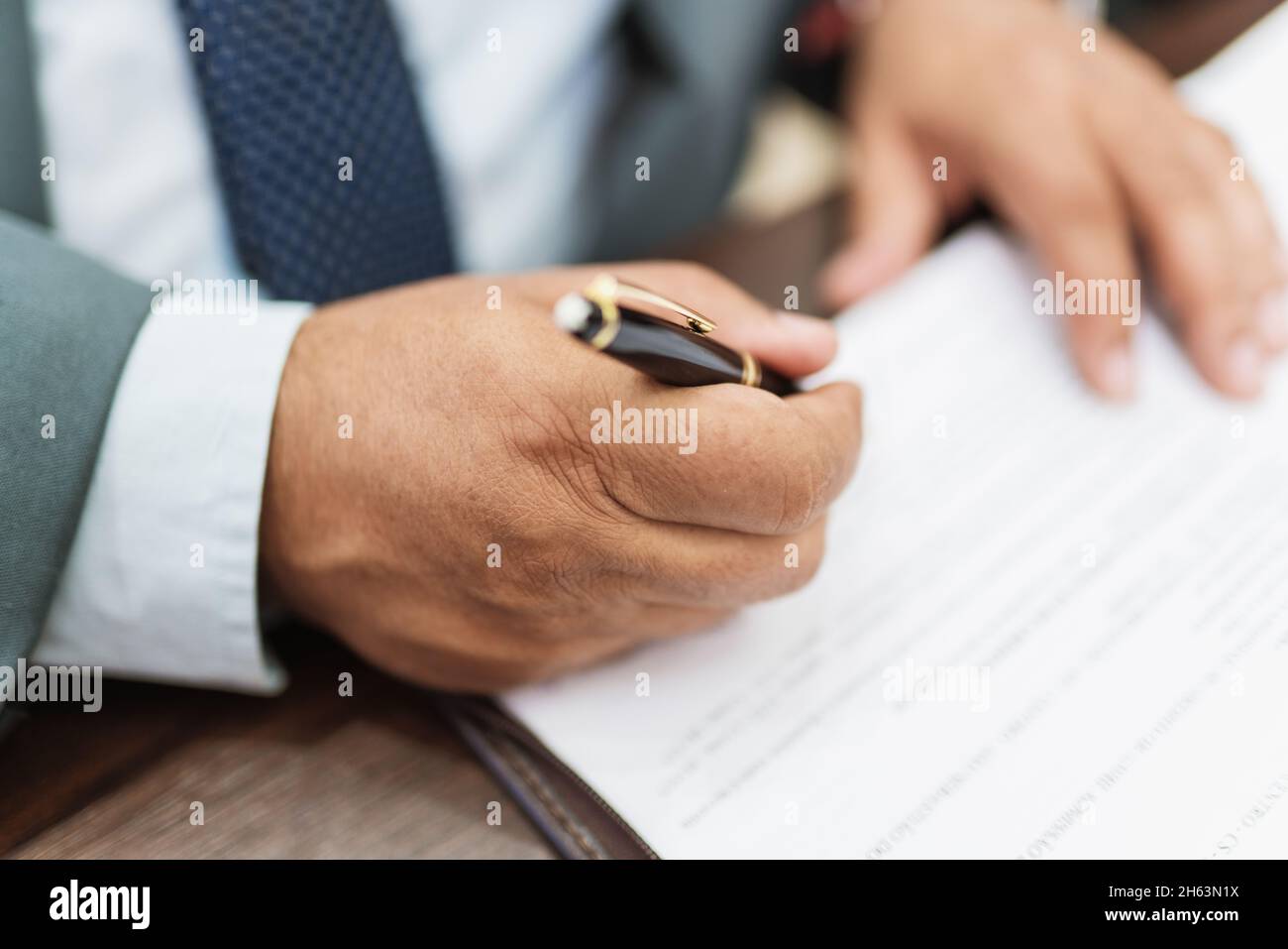 Signs documents hi-res stock photography and images - Alamy