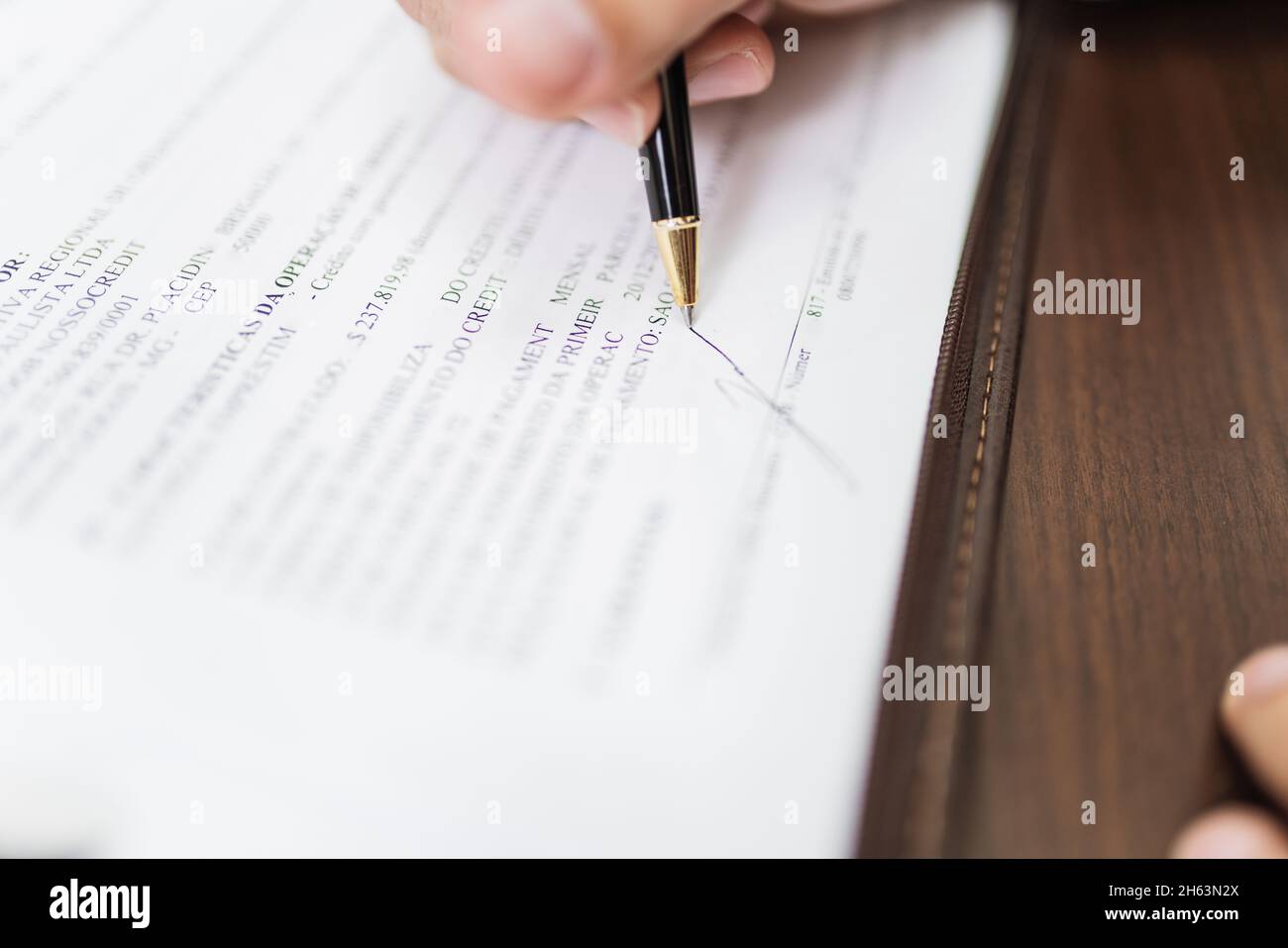 Signs documents hi-res stock photography and images - Alamy