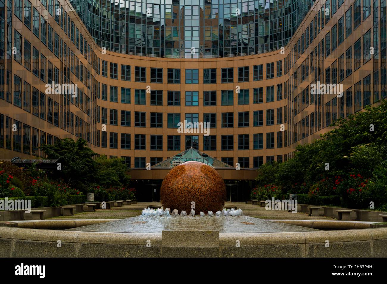 germany,berlin,ball fountain in front of the spreebogen building in the ...