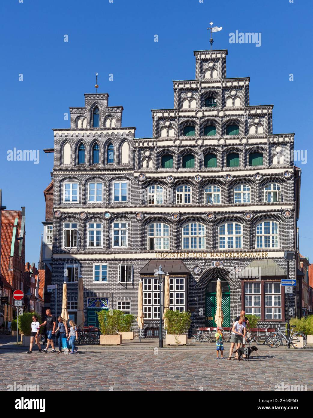 haus schütting,historic house facades,platz am sande,old town,lueneburg ...