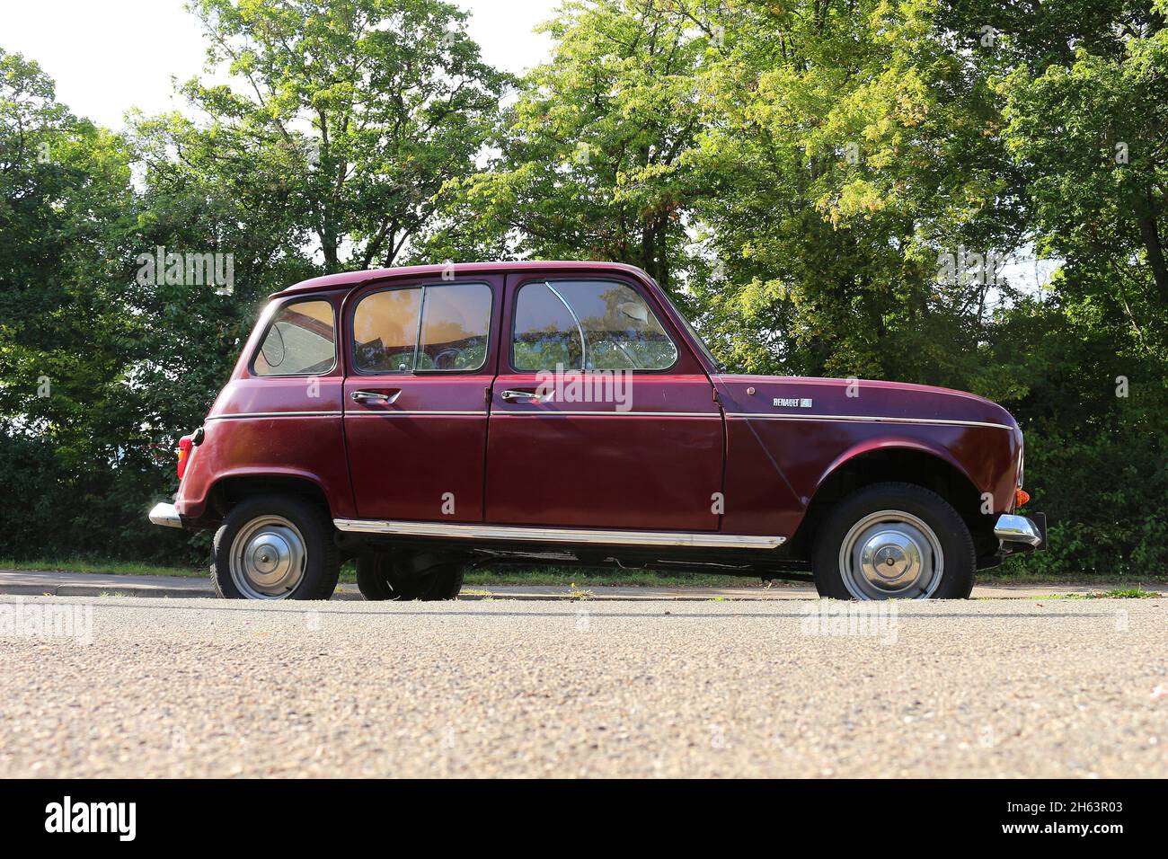 old renault r4 in wine red Stock Photo - Alamy