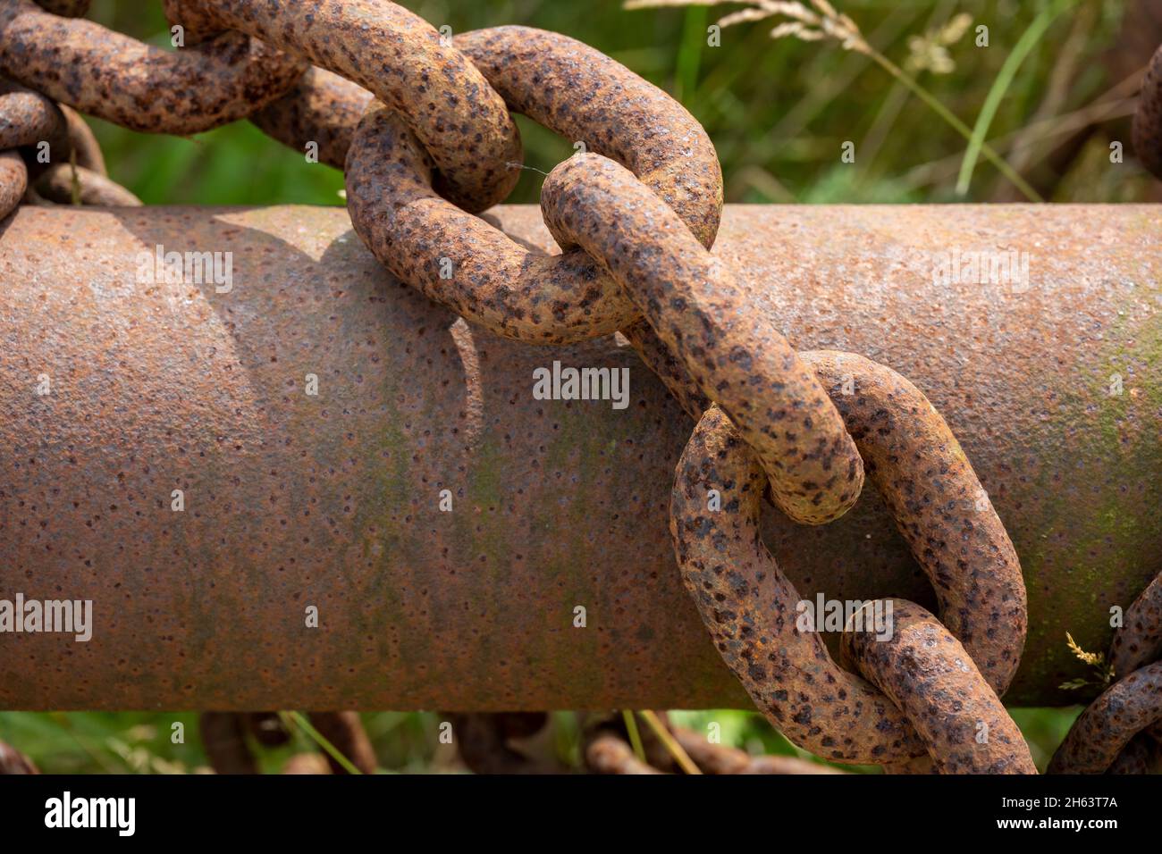 old rusty anchor chains Stock Photo - Alamy