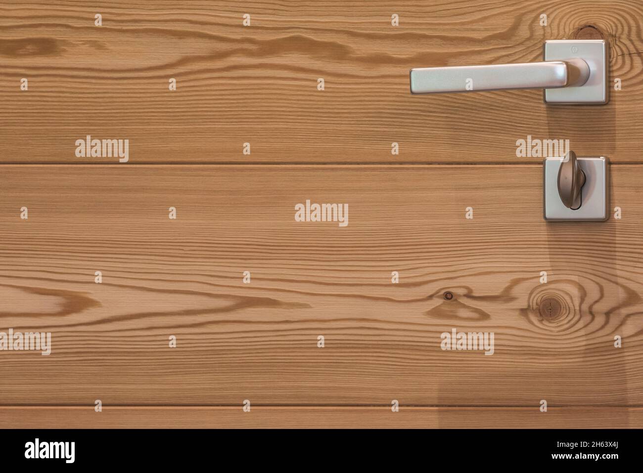 internal frame,internal wooden door,detail with handle and key Stock ...