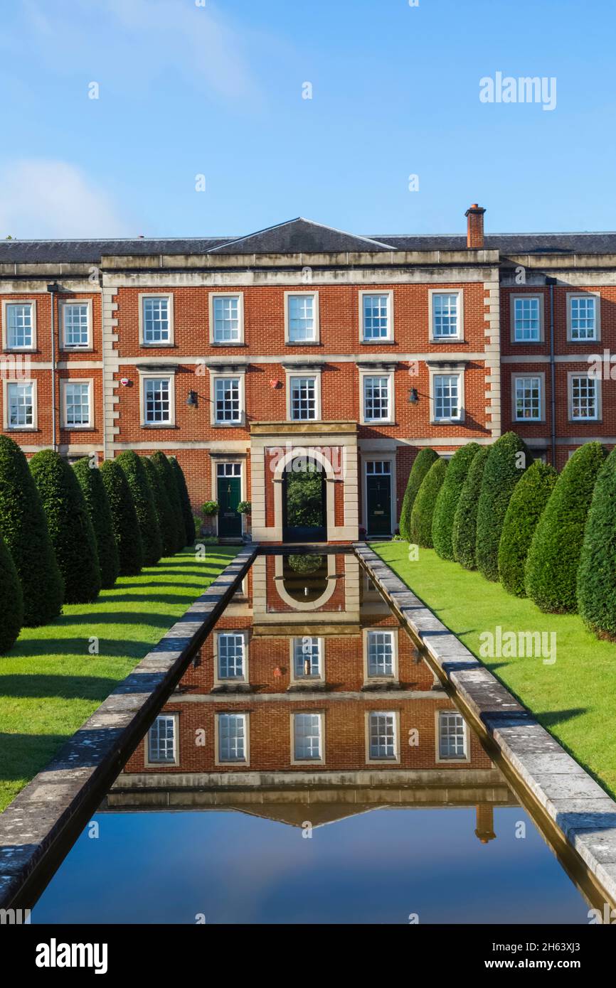 Army barracks hi-res stock photography and images - Alamy