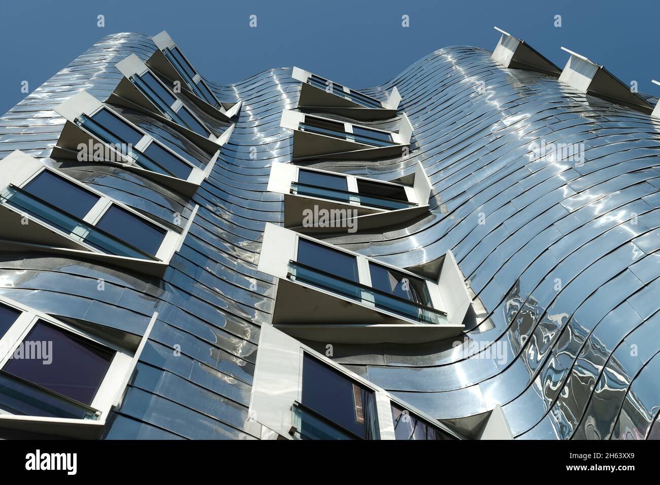 Frank gehry neuer zollhof hi-res stock photography and images - Alamy