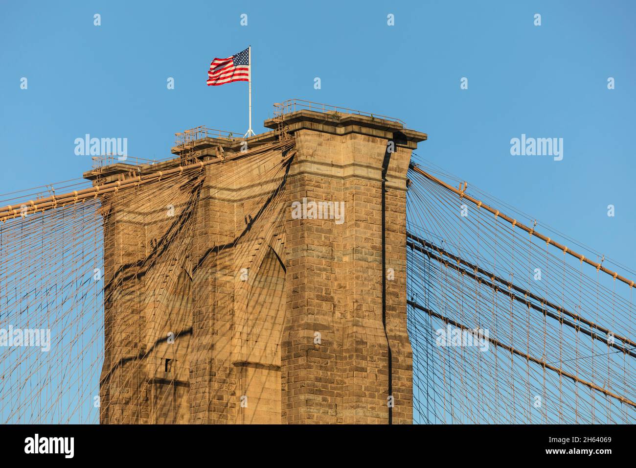 American flag outside new york hi-res stock photography and images - Alamy