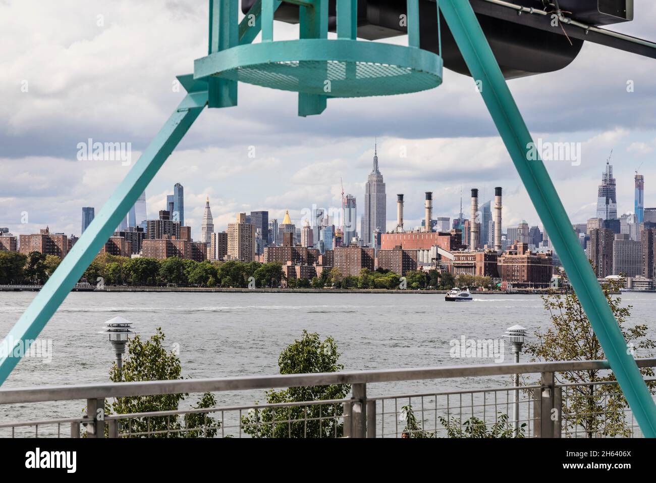 Domino park hi-res stock photography and images - Alamy