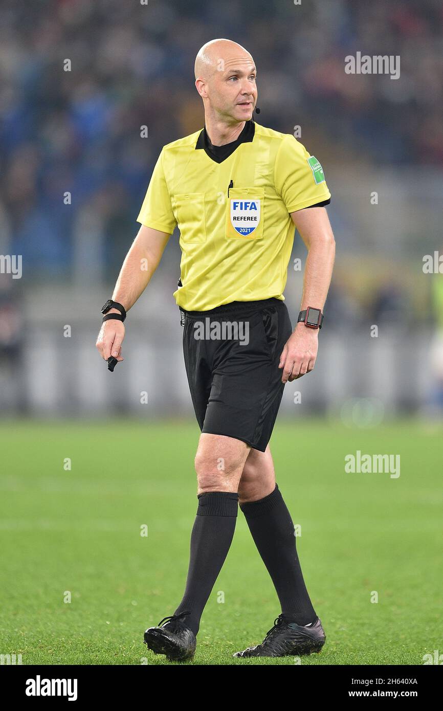 Referee antony taylor hi-res stock photography and images - Alamy