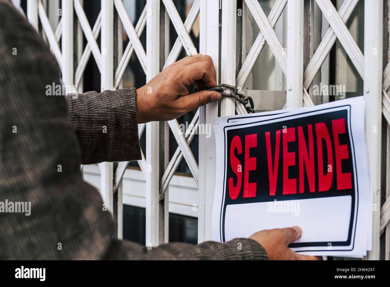 Non essential services hi-res stock photography and images - Alamy