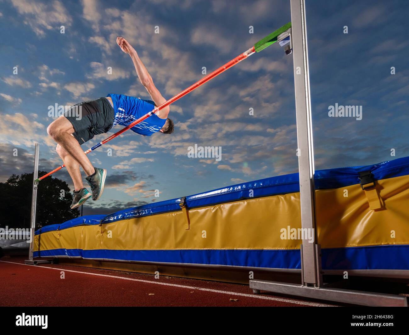 High jump athletics hi-res stock photography and images - Alamy