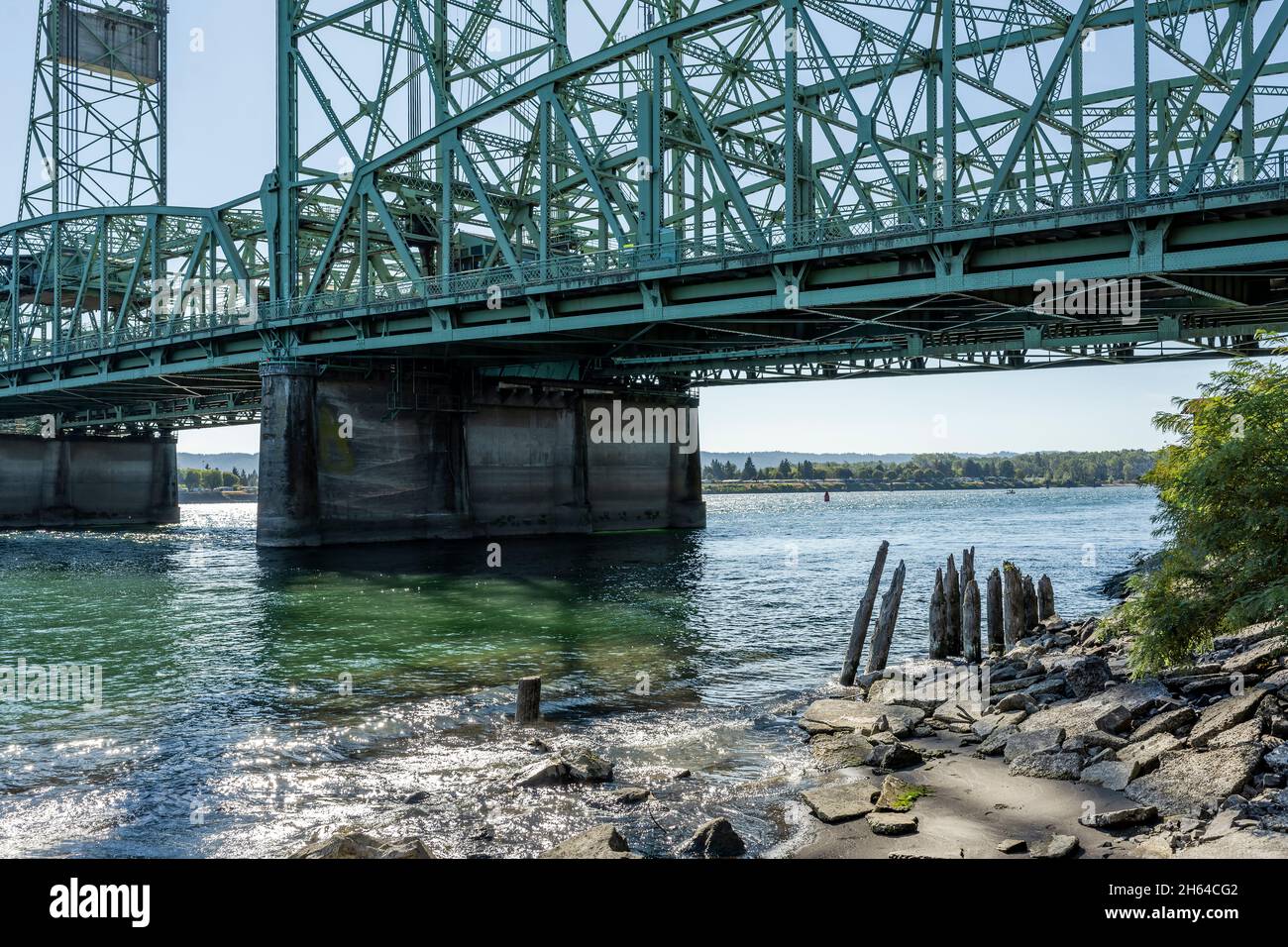Steel section arched bridge hi-res stock photography and images - Alamy
