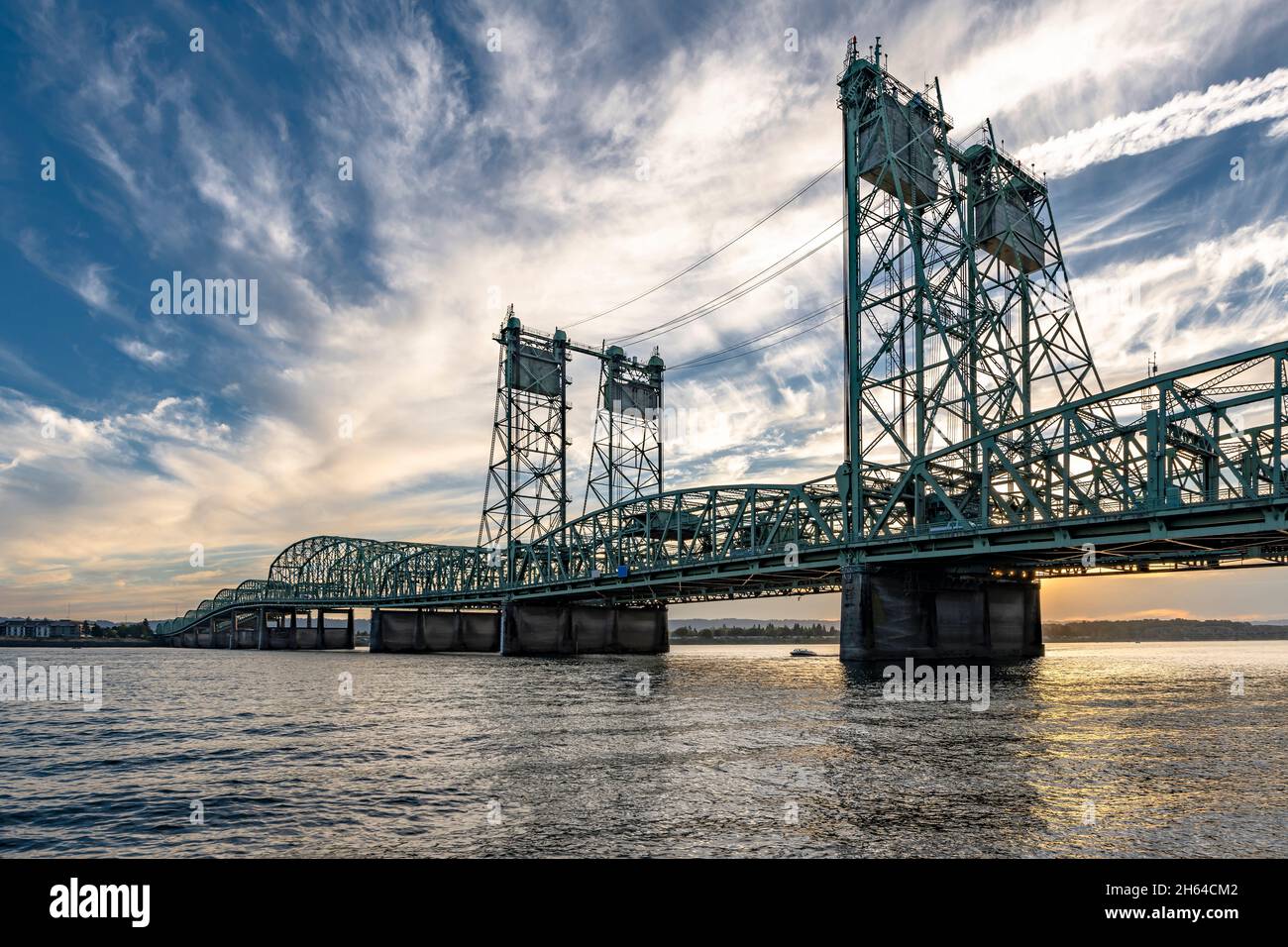 Columbia river interstate bridge portland hi-res stock photography and ...