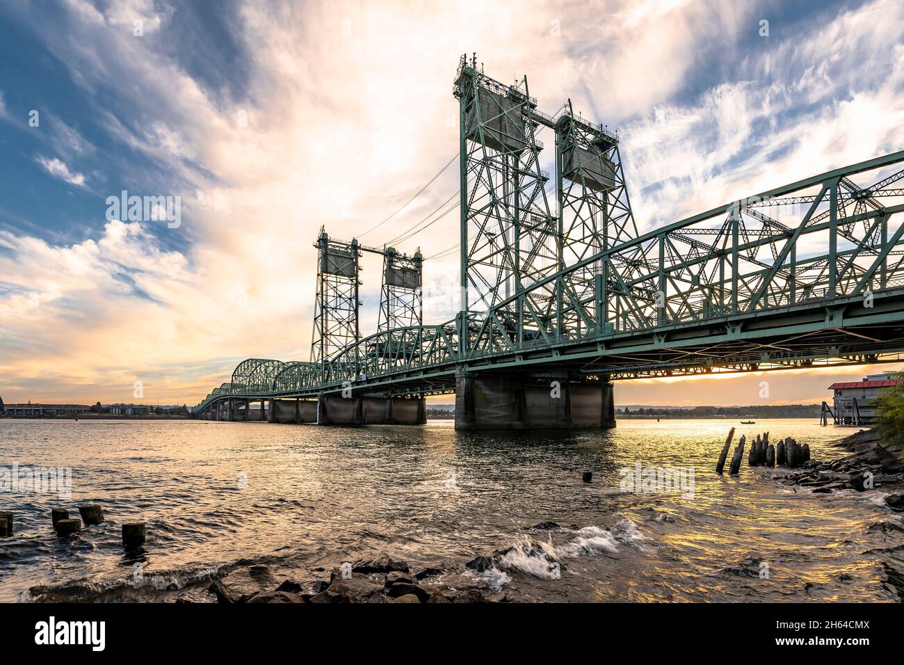 Steel section arched bridge hi-res stock photography and images - Alamy