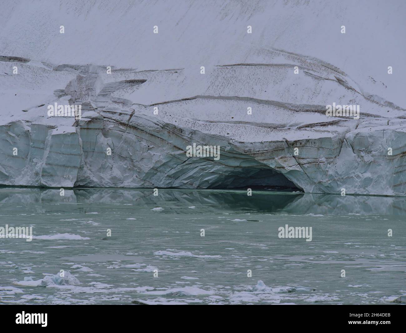 Edge of lagoon hi-res stock photography and images - Alamy