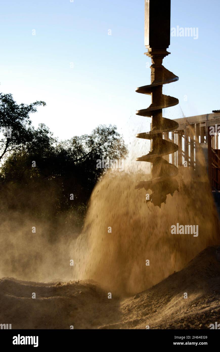 Pile foundation hi-res stock photography and images - Alamy