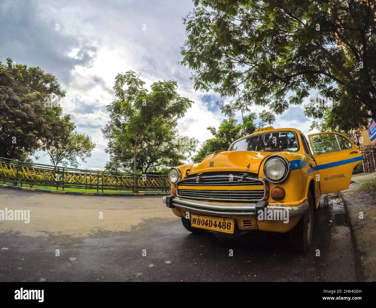 Iconic Yellow Taxi Stock Photo - Alamy