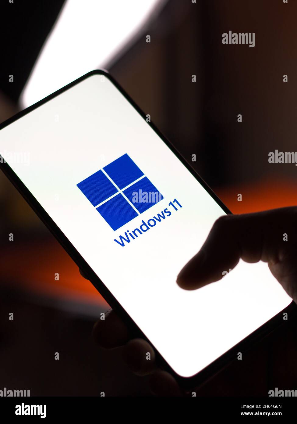 Windows 11 operating system logo hi-res stock photography and images ...