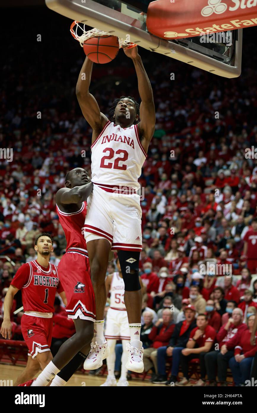 Jordan geronimo dunks hi-res stock photography and images - Alamy