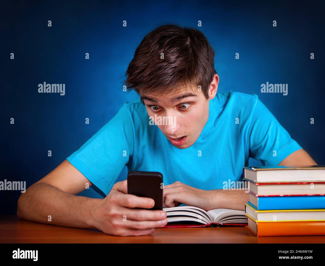 Surprised student hi-res stock photography and images - Alamy