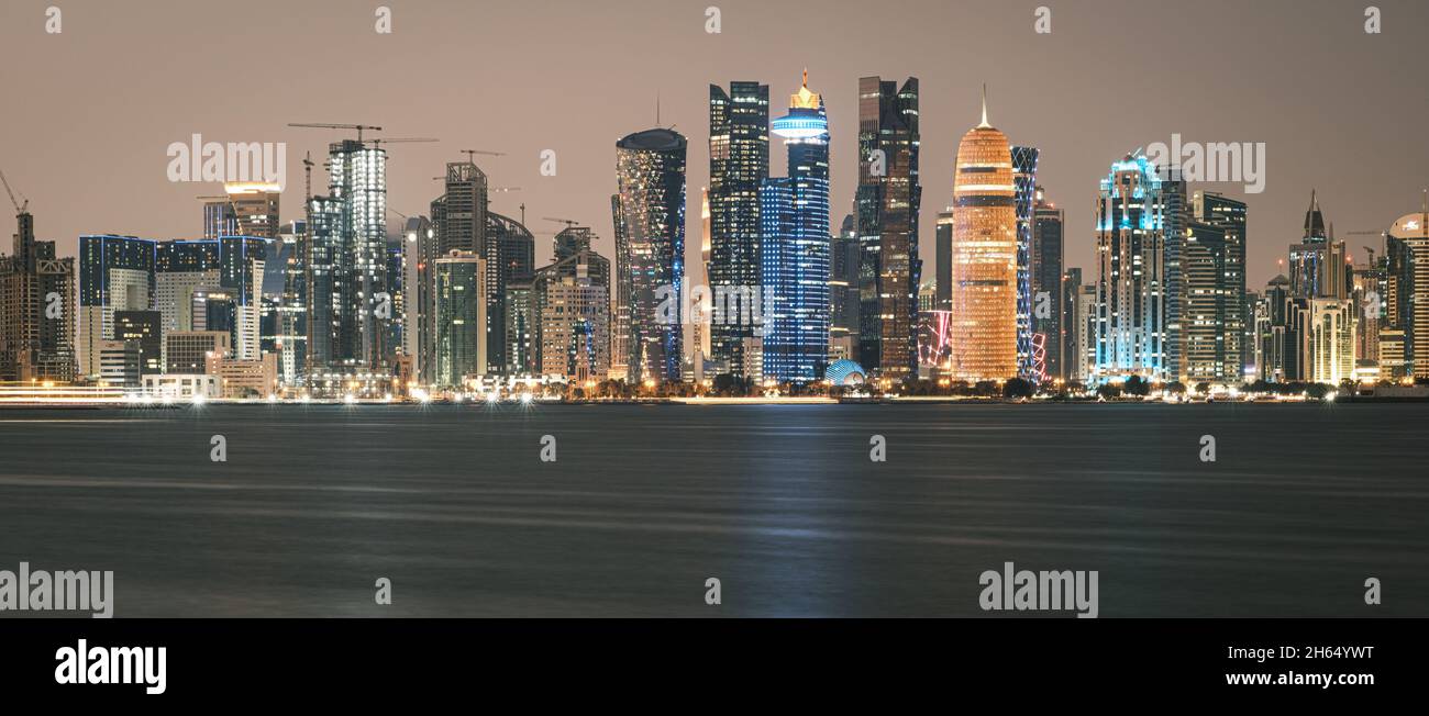 Doha qatar landscape construction hi-res stock photography and images ...