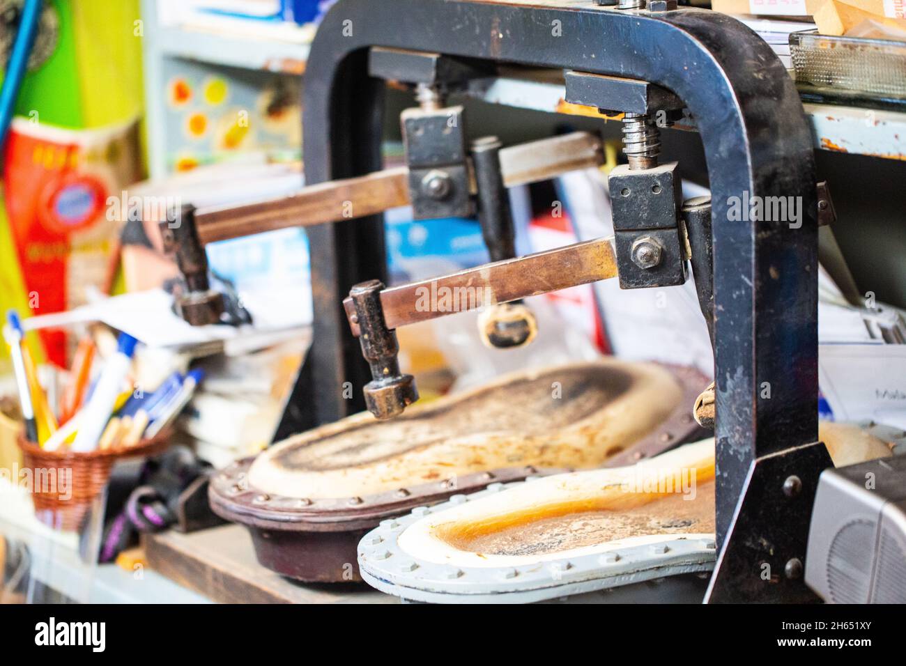 old machine in the shoemaker's workshop, shoemaking Stock Photo - Alamy
