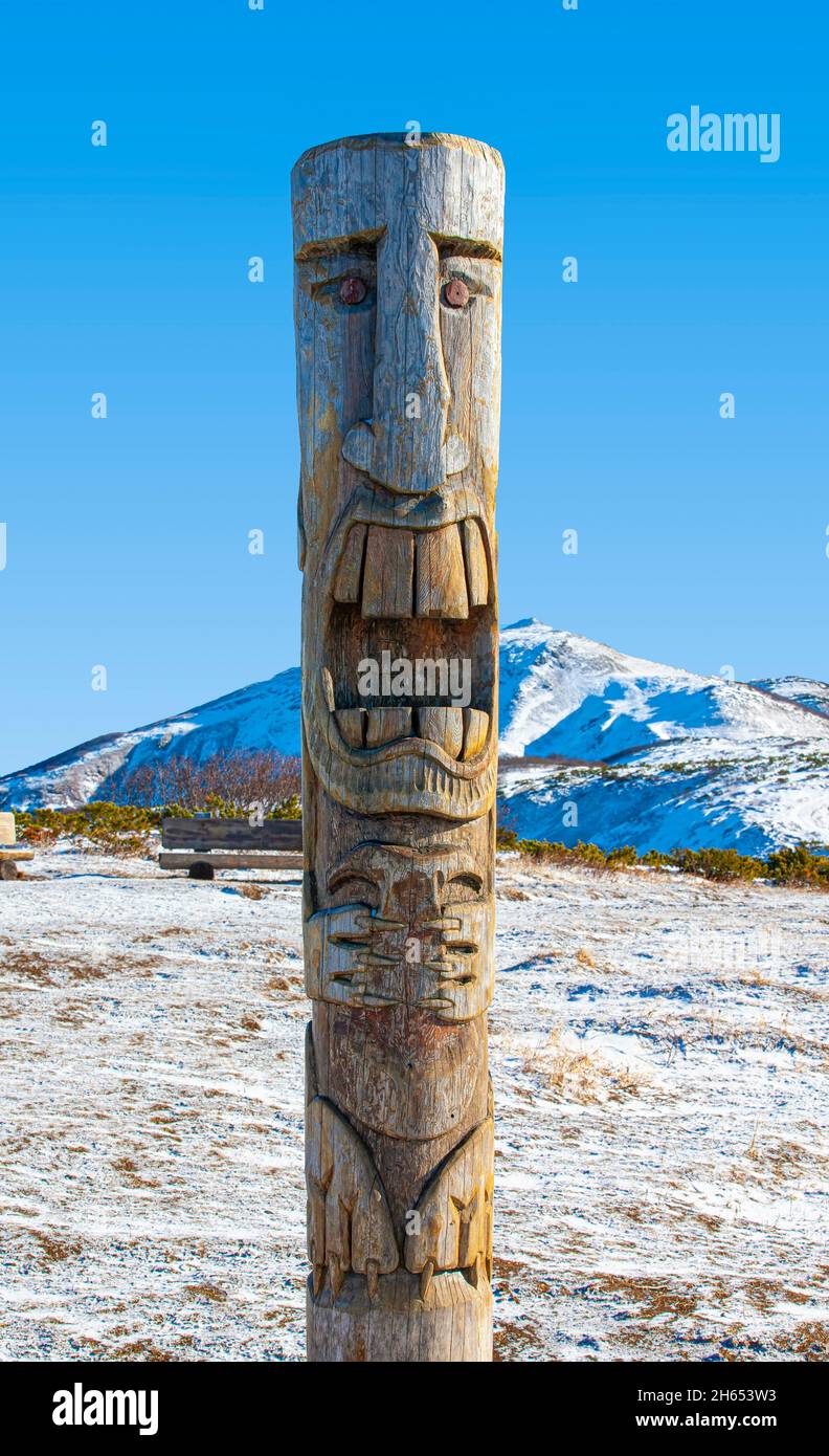 wooden idol statue near Vilyuchik volcano, Kamchatka Peninsula Stock ...