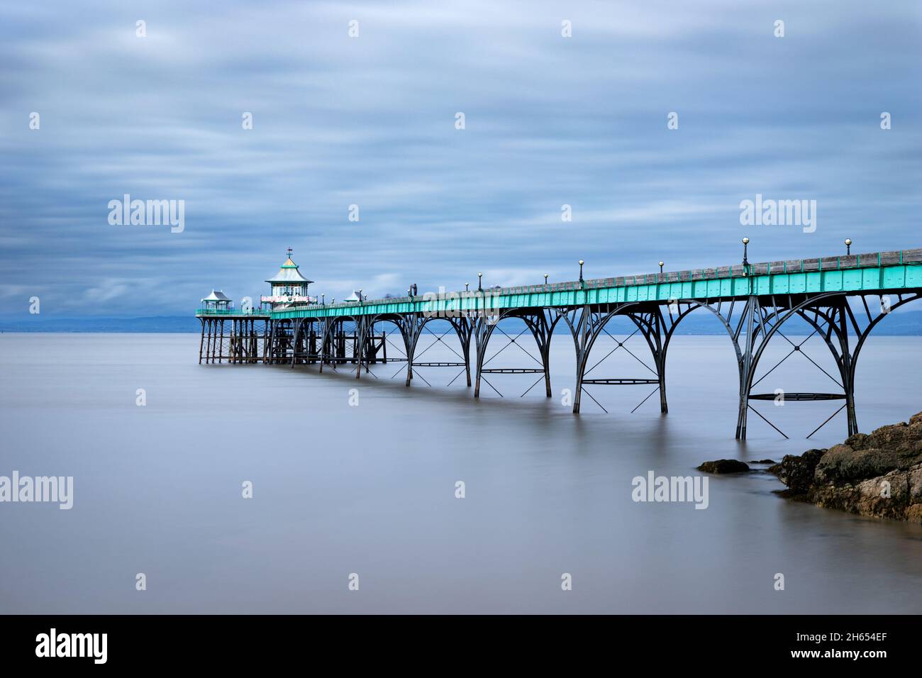 The Victorian seaside pier at Clevedon, Somerset Stock Photo - Alamy