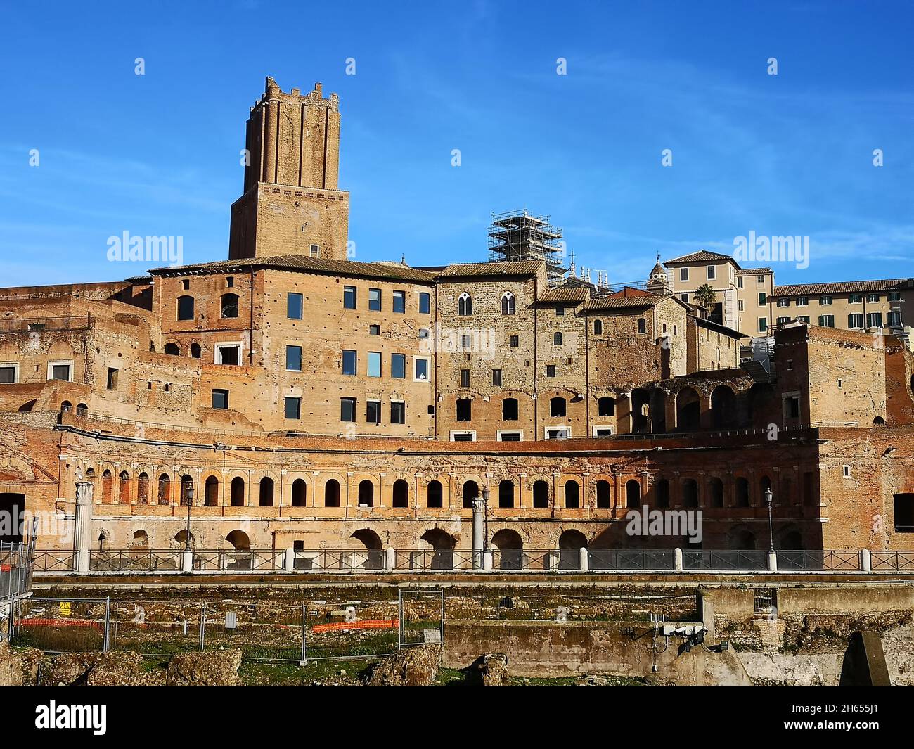 Medieval monuments hi-res stock photography and images - Alamy
