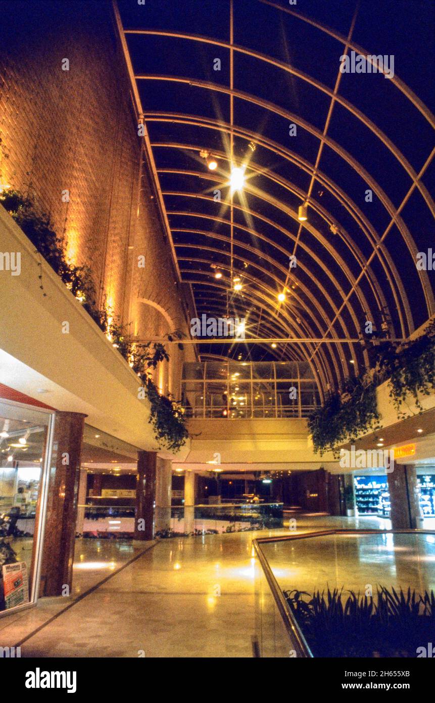 Eastgate International Shopping Centre, Opening day of the then largest ...