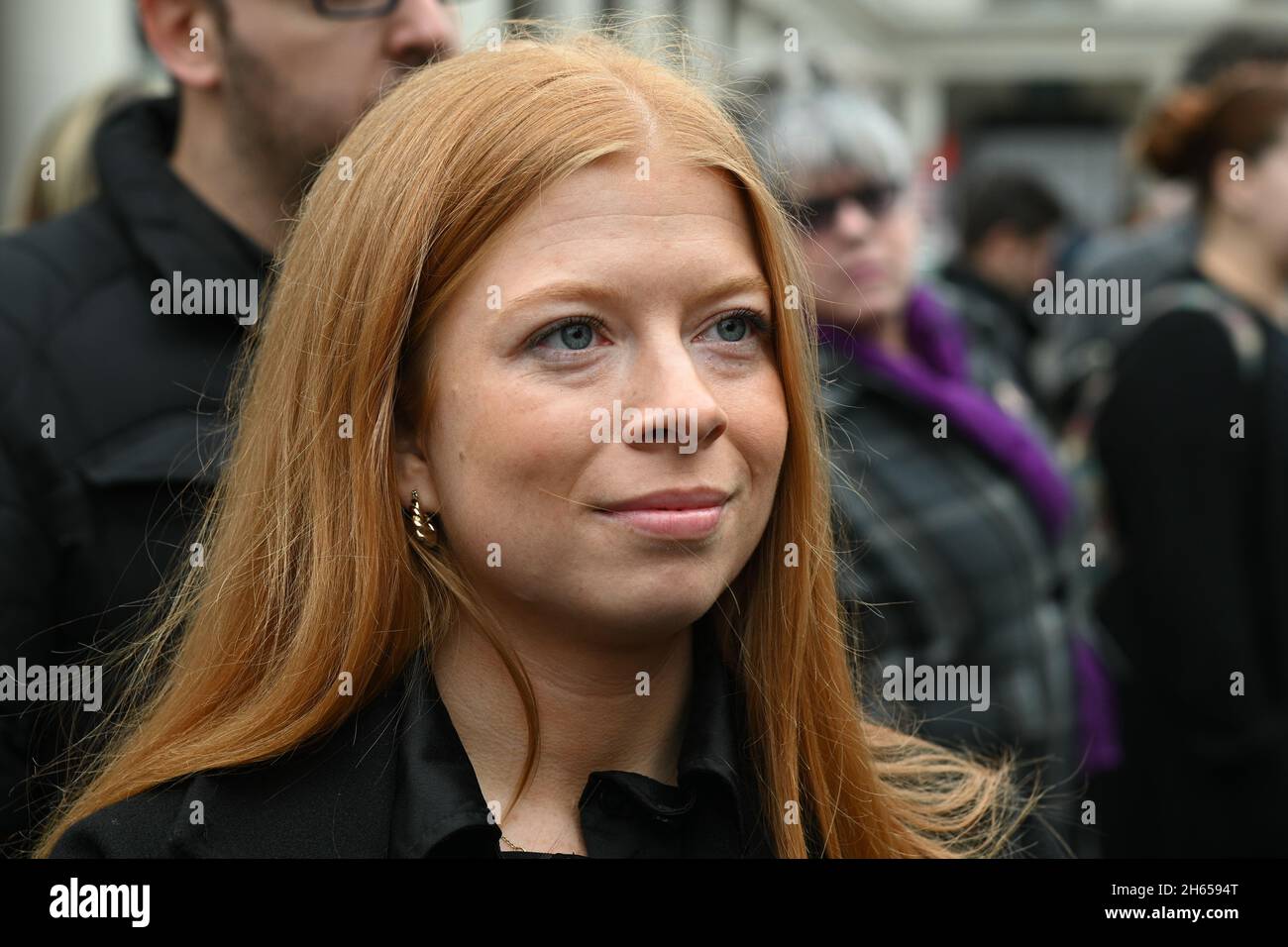 London, UK. 13th Nov, 2021. The cast of the Frozen Musical attended the ...