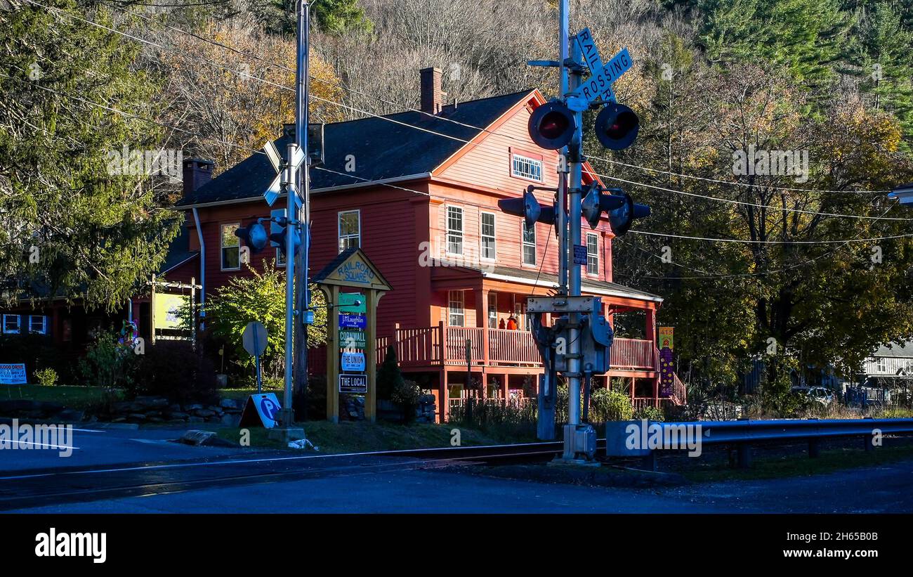 Rail Road Crossing Sign High Resolution Stock Photography and Images ...