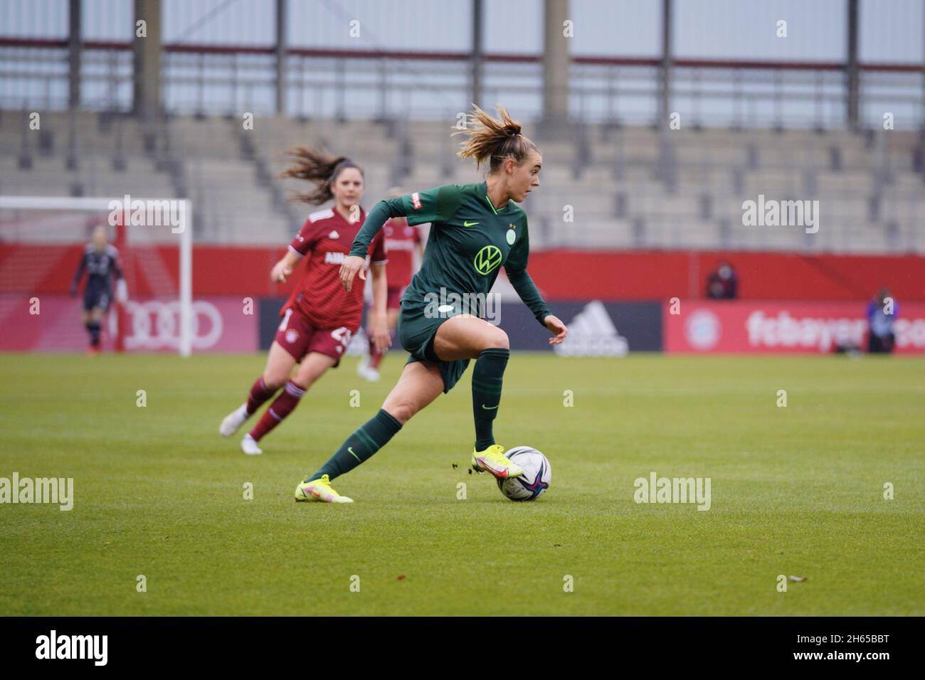 FC Bayern Campus, Munich, GERMAN Jill Roord ( 14 Wolfsburg ) during the ...