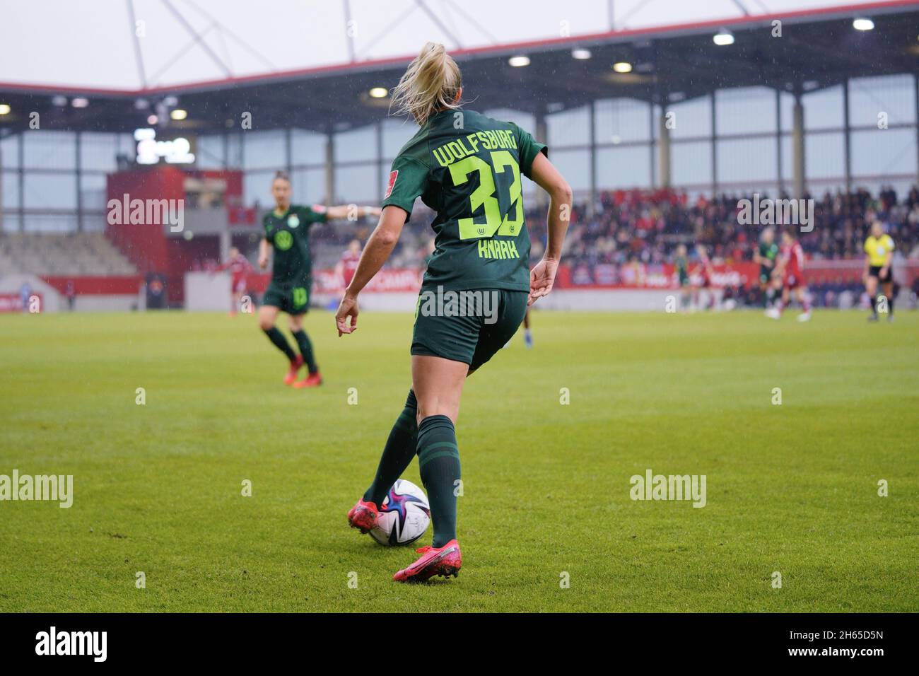 Vfl wolfsburg fcb fc bayern münchen münchen hi-res stock photography ...