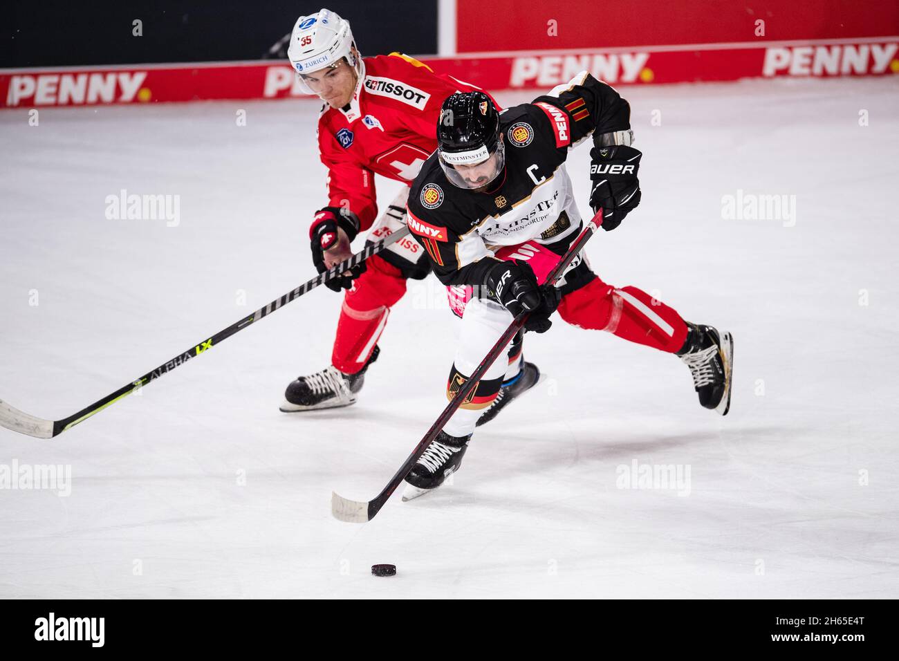 Krefeld, Germany. 13th Nov, 2021. Ice hockey: Germany Cup, Germany ...