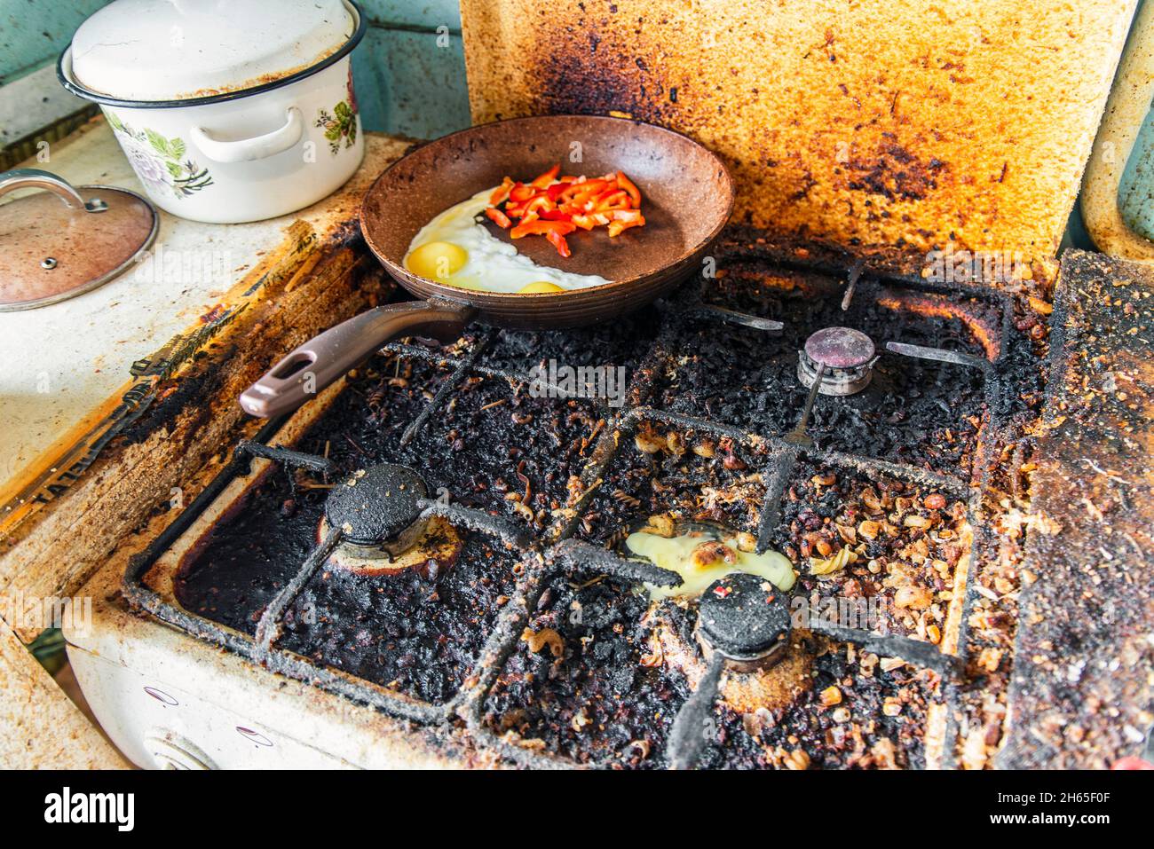 Dirty stove hi-res stock photography and images - Alamy