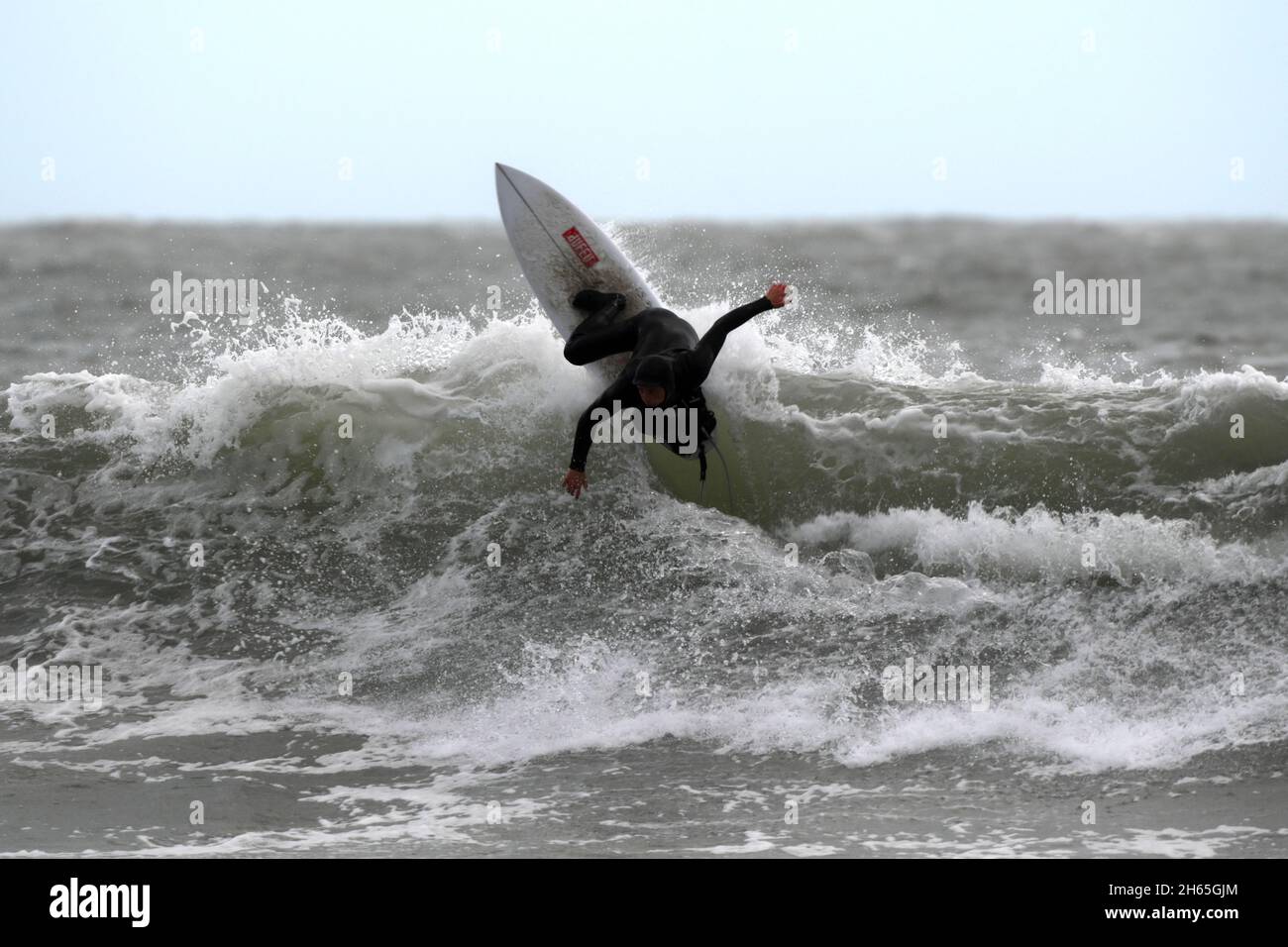 Wave lip hi-res stock photography and images - Alamy