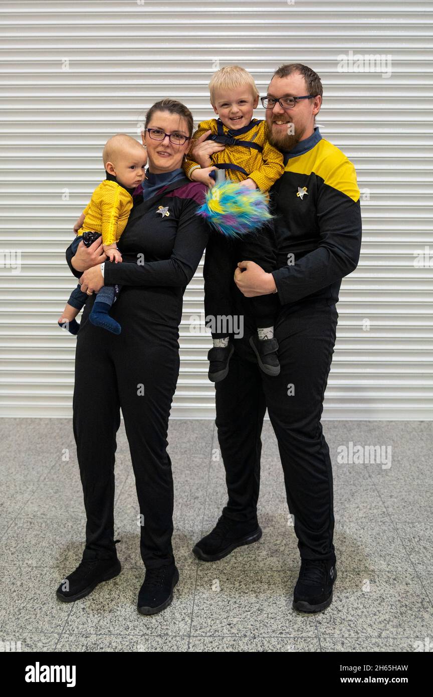 London, UK. 13 November 2021. Star Trek family, Ania, Daniel and their ...