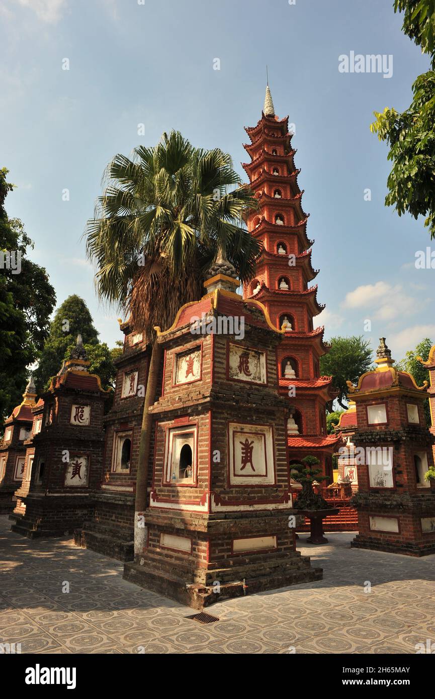 Tran Quoc Pagoda Stock Photo - Alamy