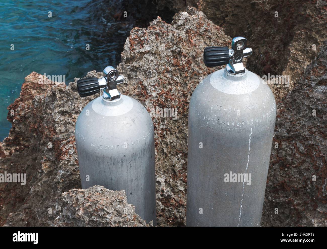 Ocean tanks hi-res stock photography and images - Alamy