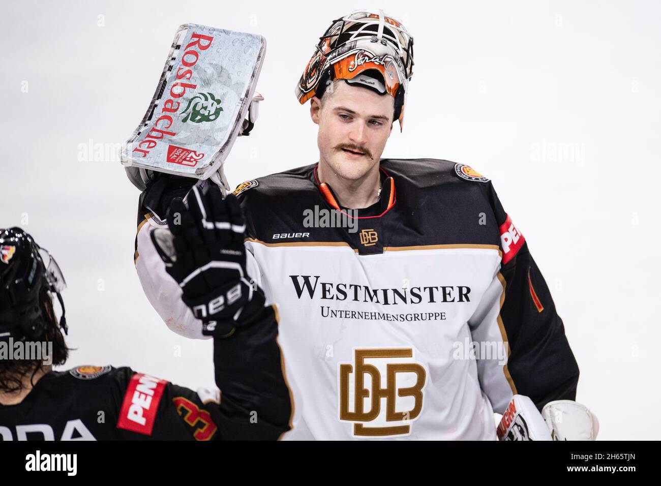 Dustin strahlmeier hi-res stock photography and images - Alamy