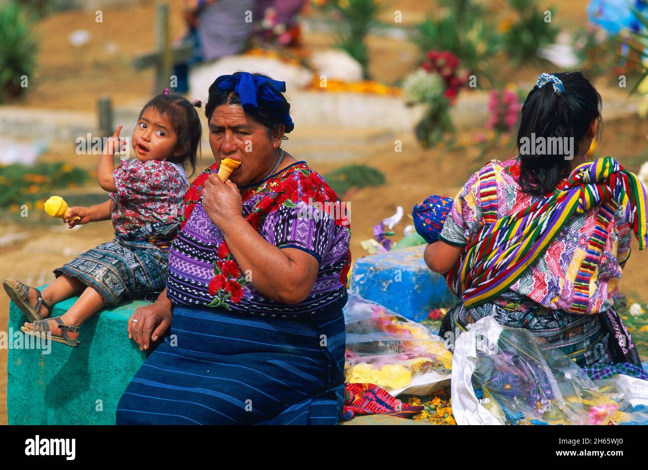 Guatemala, Sunday market of Chichicastenango Stock Photo - Alamy