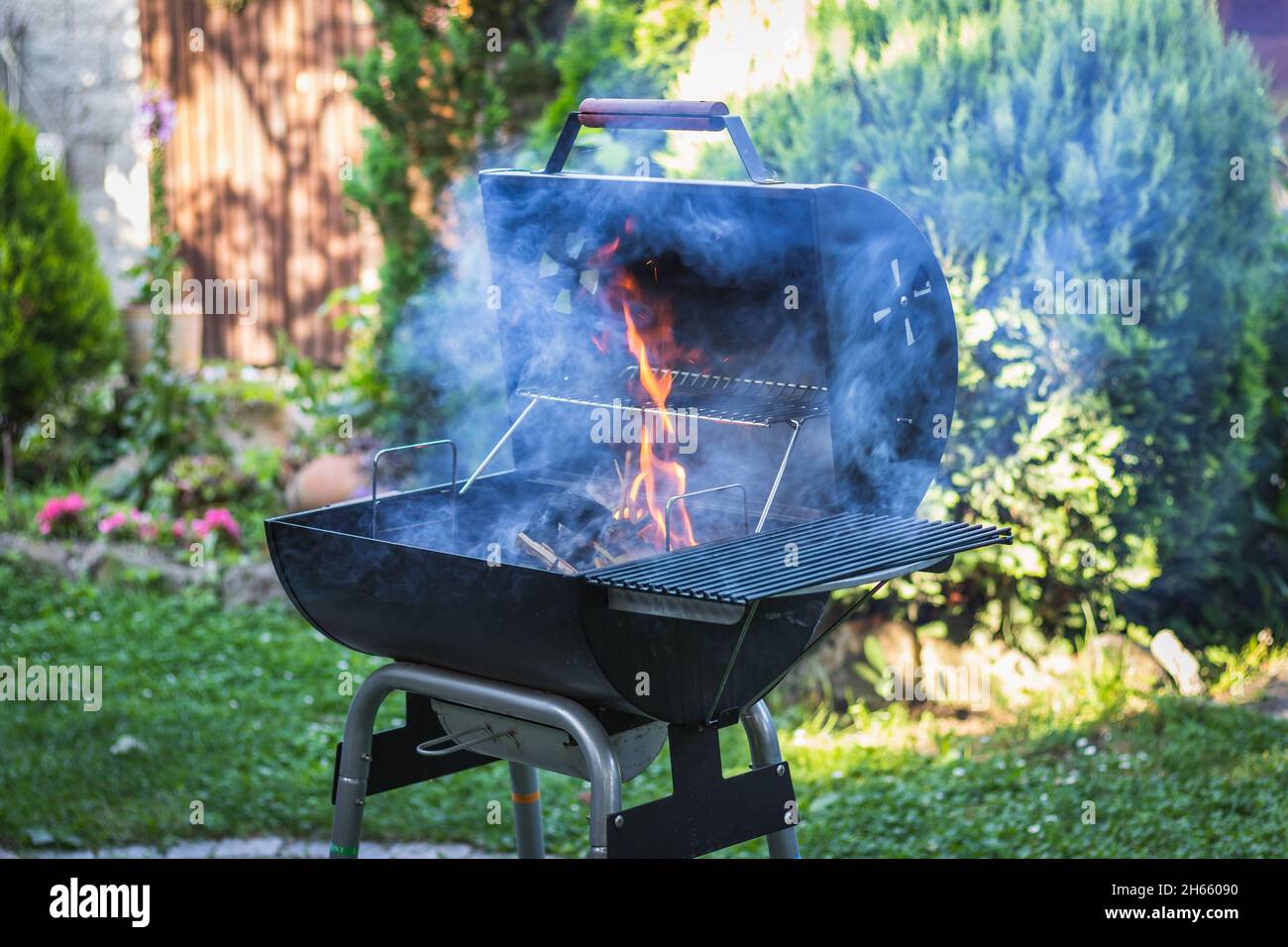 Grill fire bbq hi-res stock photography and images - Alamy