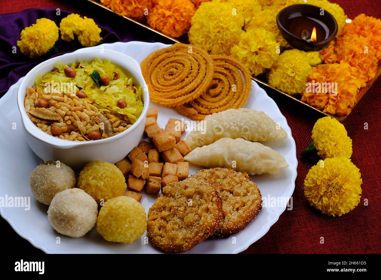 Diwali snacks Diwali faral, Diwali Special sweet and salty snacks ...
