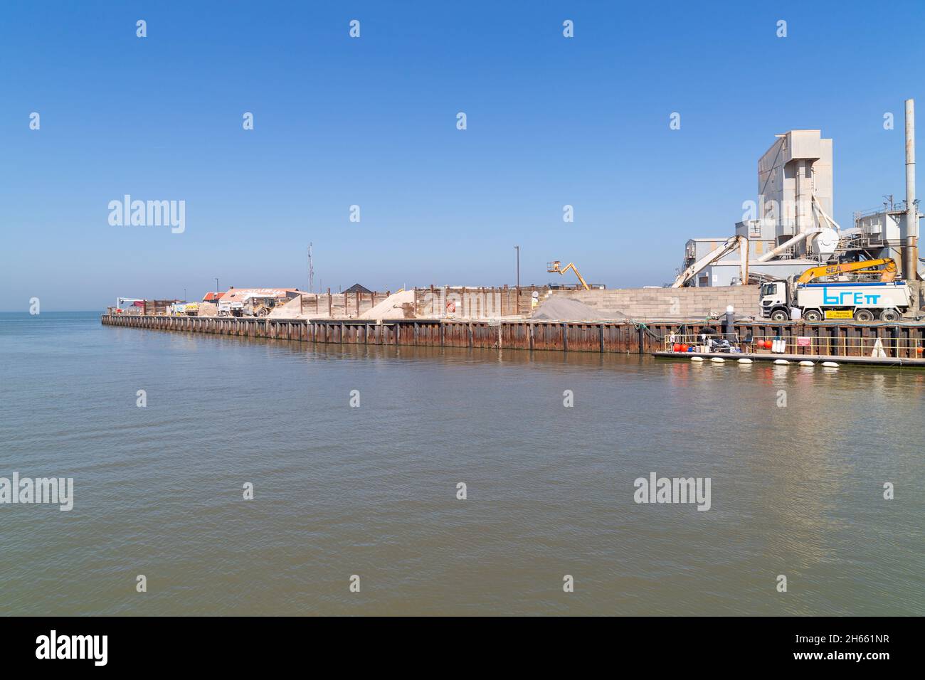 Whitstable promenade, Whitstable Harbour, Kent Stock Photo - Alamy