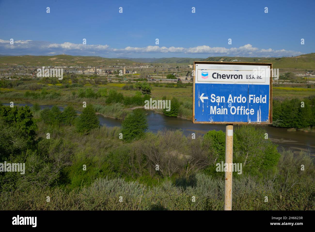 The San Ardo Oil Field, Salinas Valley CA Stock Photo - Alamy