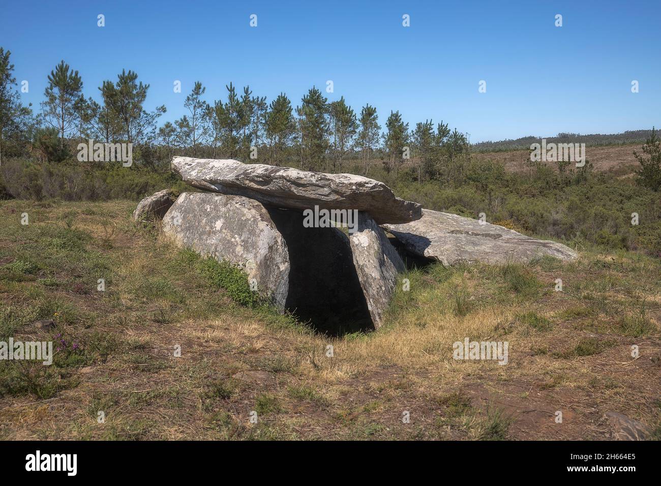 Prehistoric tomb hi-res stock photography and images - Alamy
