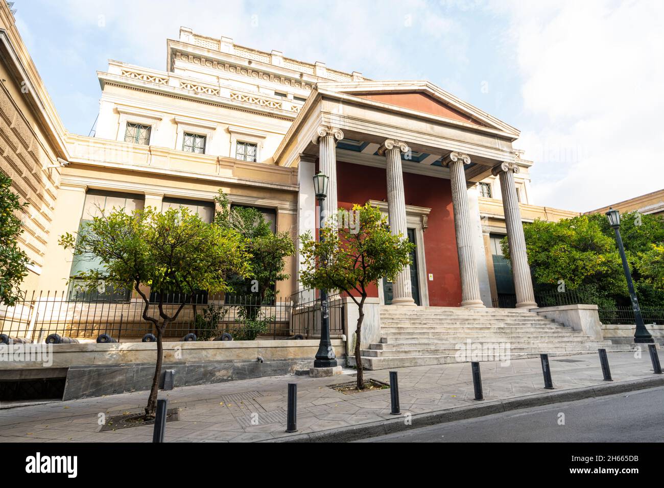 Greek urban architecture hi-res stock photography and images - Alamy