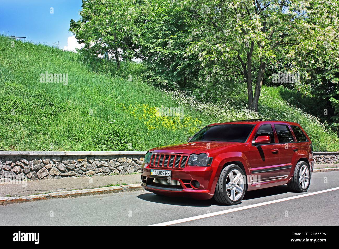 Jeep grand cherokee srt hi-res stock photography and images - Alamy