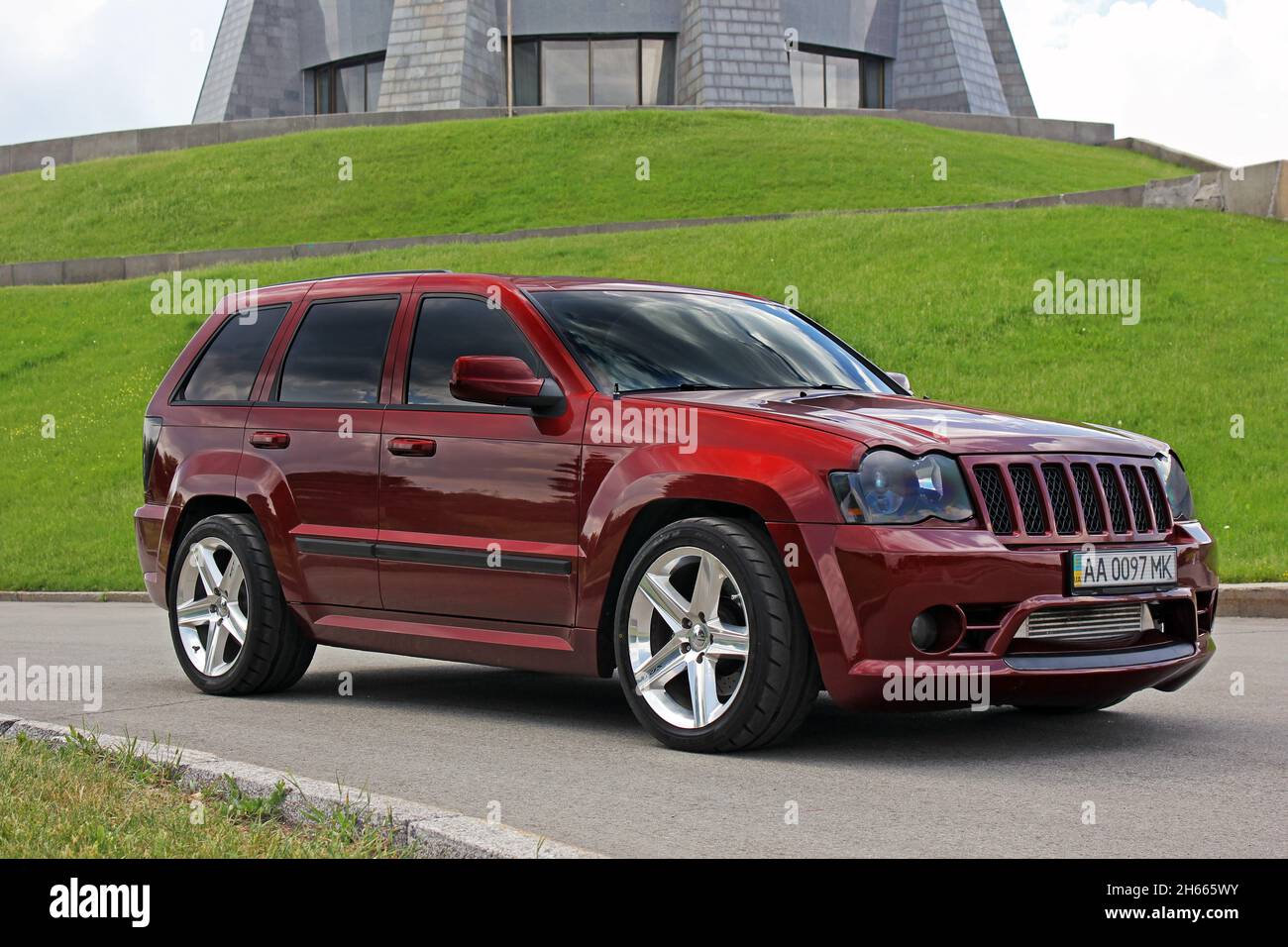 Jeep grand cherokee srt hi-res stock photography and images - Alamy