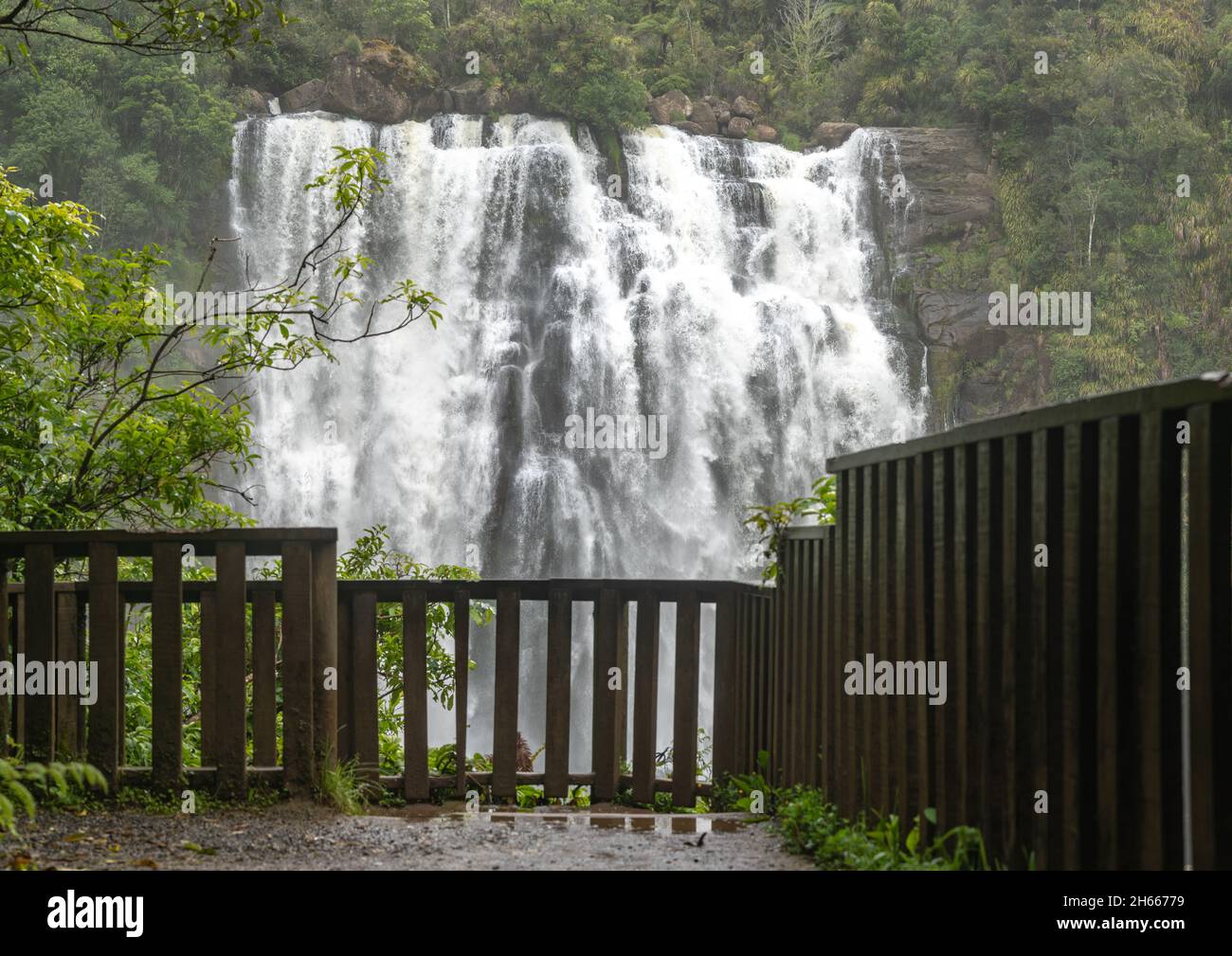 Marokopa Falls Waikato North Island New Zealand Stock Photo - Alamy